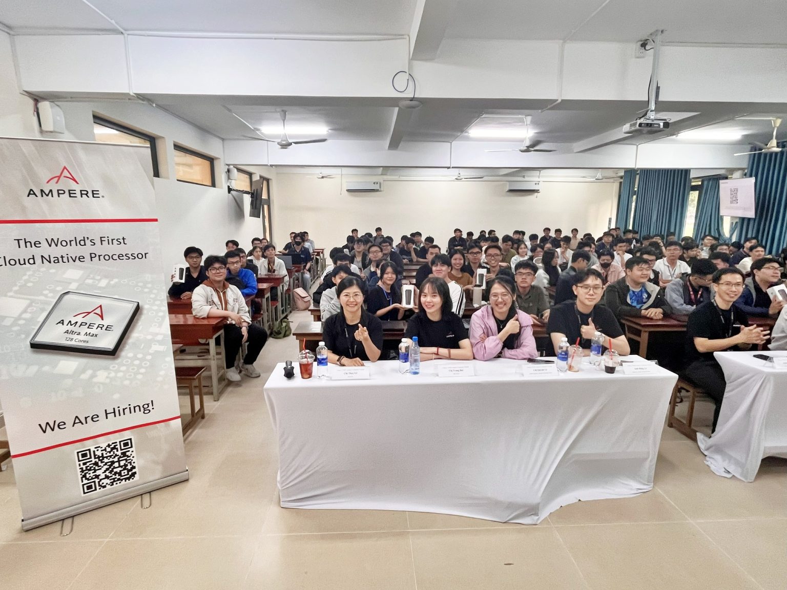 Buổi chia sẻ về ngành nghề từ Công ty TNHH Ampere Computing Vietnam cho ...